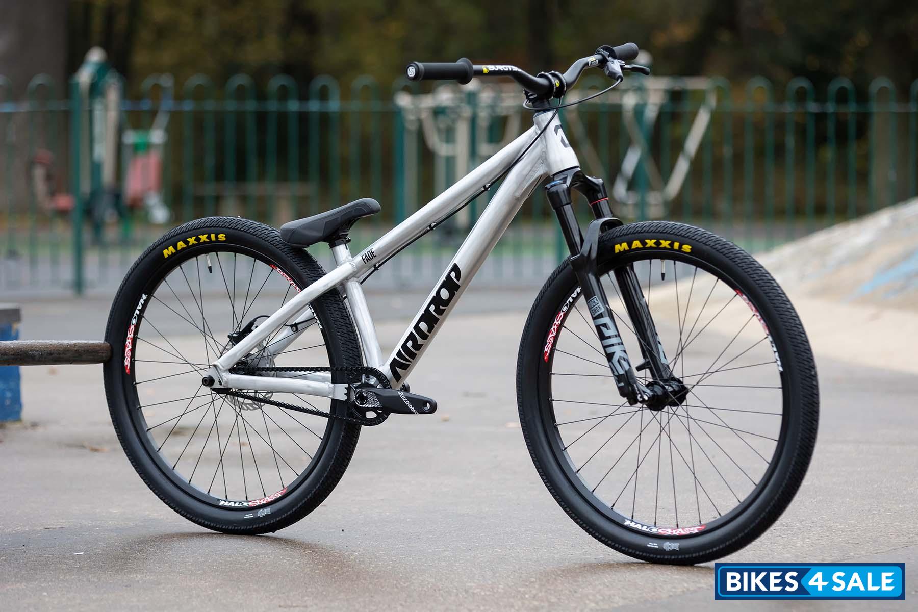 Airdrop Fade Works Bicycle Price, Specs and Features - Bikes4Sale