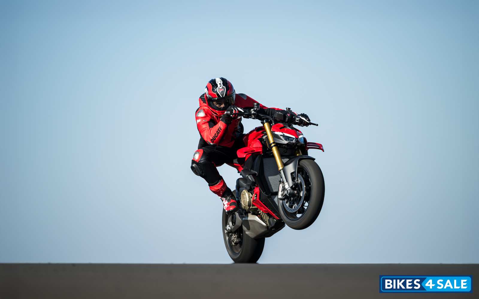 Ducati Streetfighter V4 2026 Motorcycle Price, Specs and Features ...