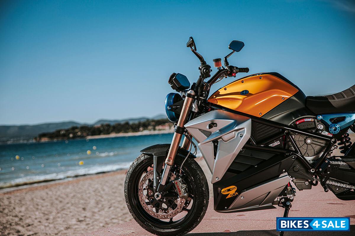 Energica Eva EsseEsse9 Plus Electric Motorcycle Price, Specs and Features - Bikes4Sale