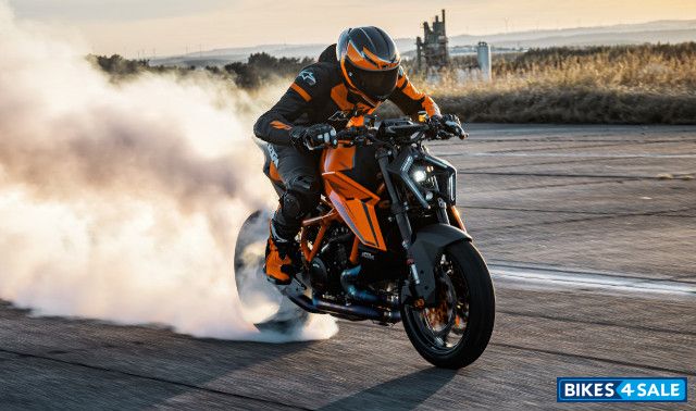 KTM 1390 Super Duke R 2024 Motorcycle Price, Specs and Features - Bikes4Sale