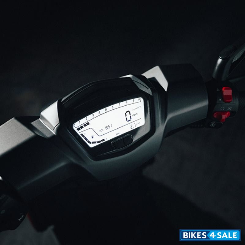 Lexmoto SRT 125 Scooter Price, Specs and Features - Bikes4Sale