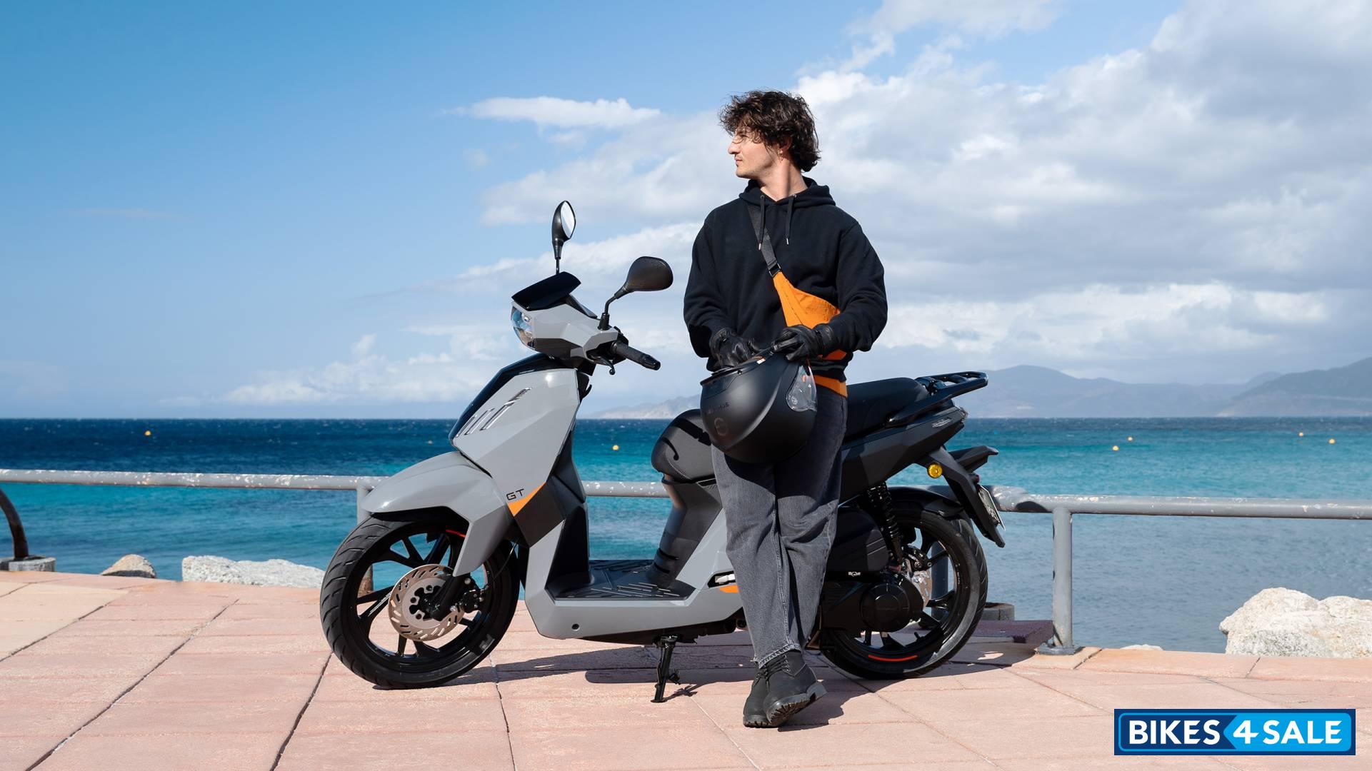 Peugeot Tweet 200 GT Scooter Price, Specs and Features - Bikes4Sale