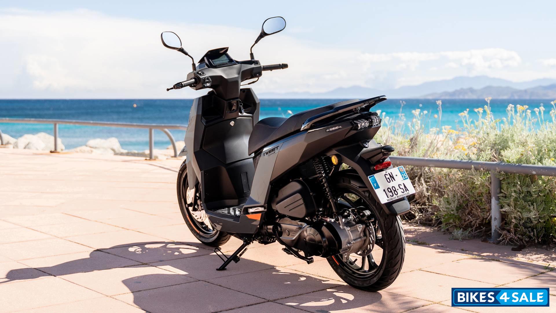 Peugeot Tweet 200 GT Scooter Price, Specs and Features - Bikes4Sale