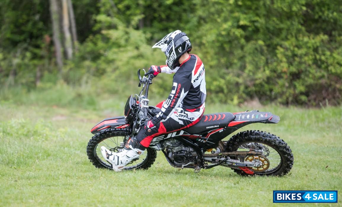 Rieju MR Pro 125 Motorcycle Price, Specs and Features - Bikes4Sale