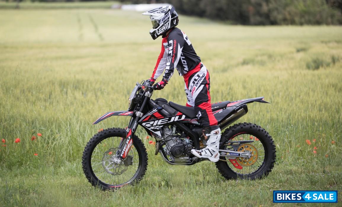 Rieju MR Pro 125 Motorcycle Price, Specs and Features - Bikes4Sale