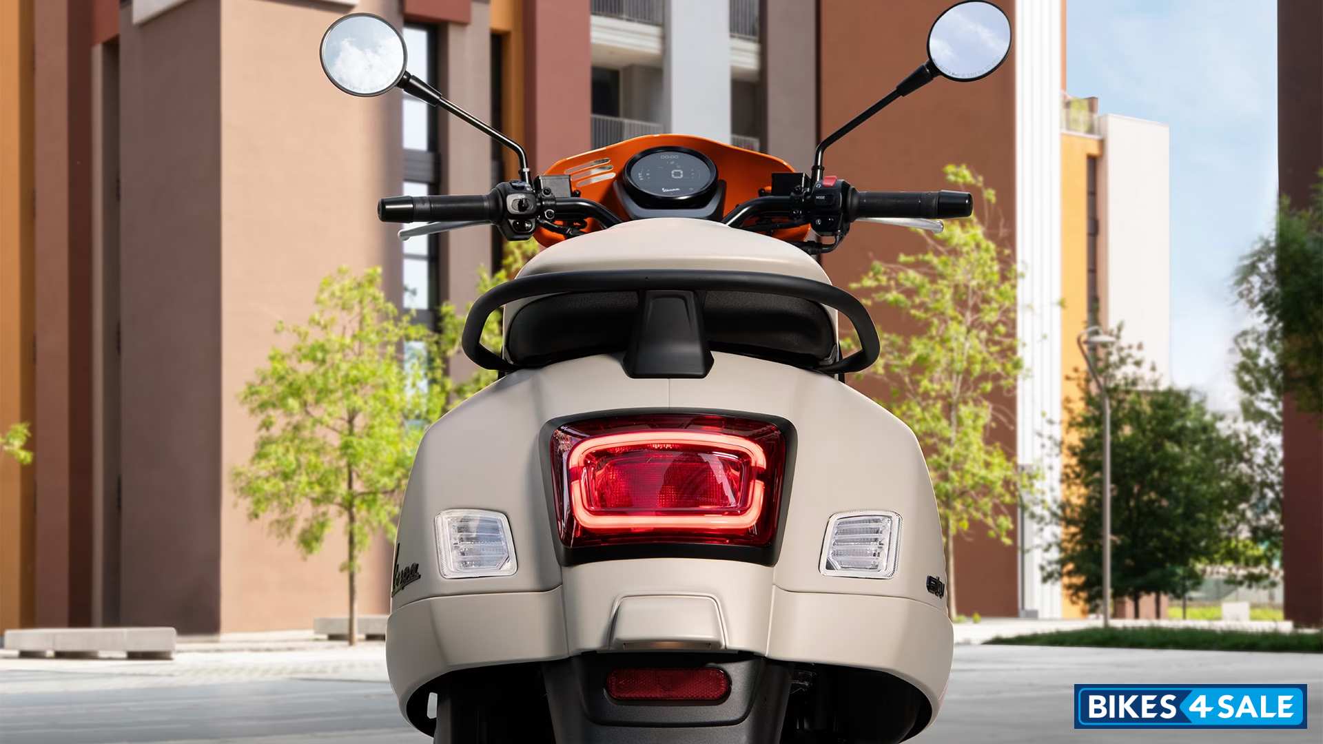 Vespa GTV Scooter Price, Specs and Features - Bikes4Sale